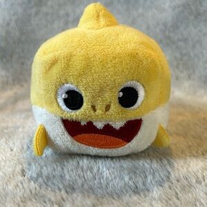 Wowwee | Toys | Wowwee Pinkfong Yellow Plush Baby Shark Singing Stuffed ...
